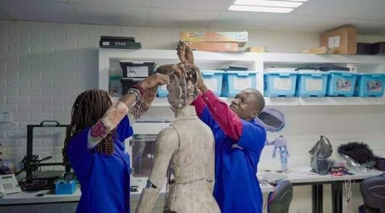 MEET THE FIRST AFRICAN HUMANOID ROBOT OMEIFE, MADE IN NIGERIA - Let's ...